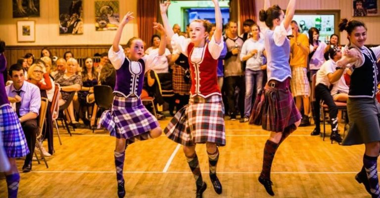 What is Burns Night? A Guide to Scotland’s Famous Celebration - Blog TUK