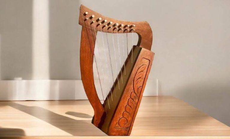 Types of Lyre Harps with String Details - Blog TUK